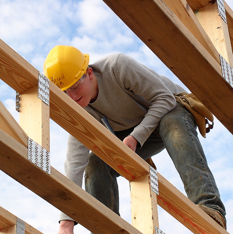 Building trades program teaches skills, leadership – AAPS District News