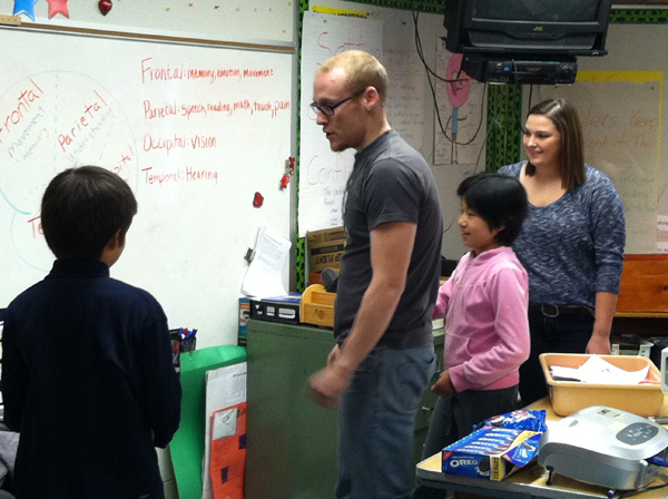 EMU brain science lesson at Lawton – AAPS District News