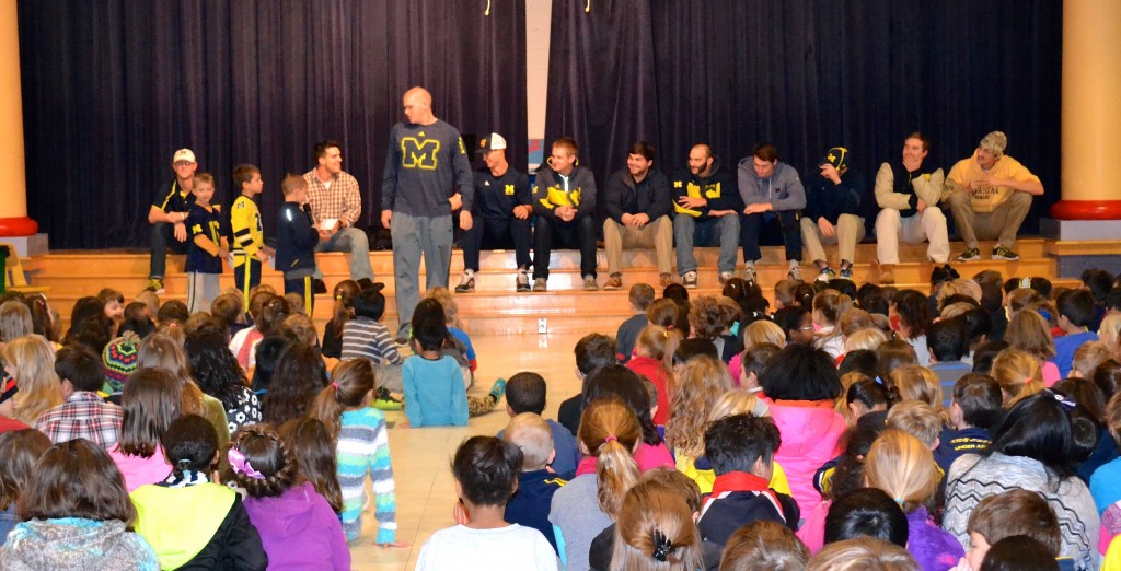 U-M baseball players wow Lakewood students – AAPS District News