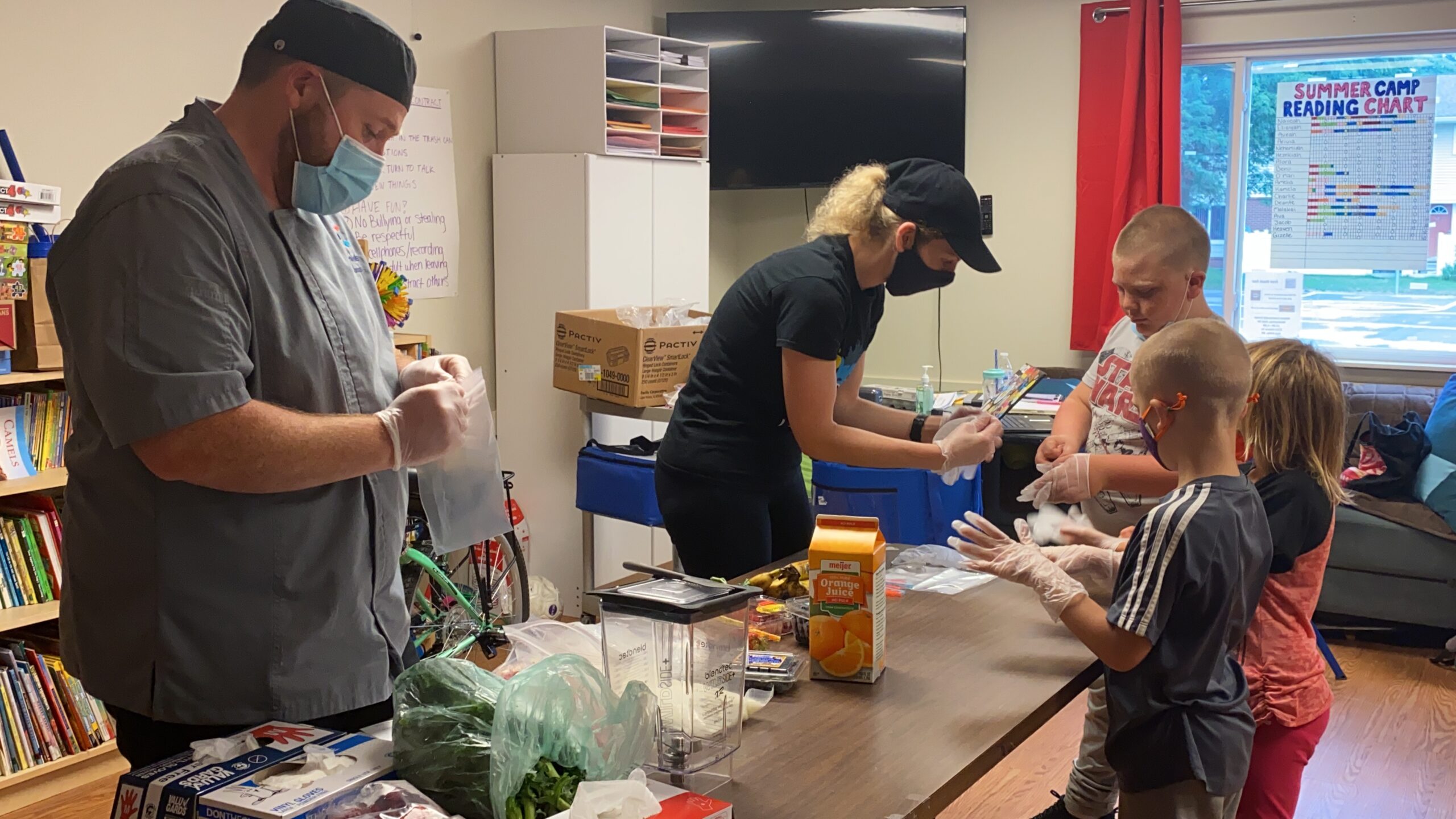 Students learn to connect what they eat with how they feel during hands ...