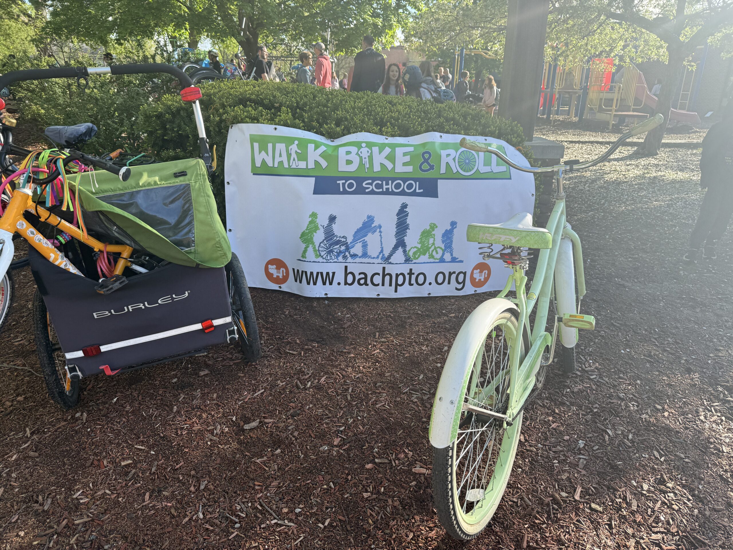 Video: Bach Elementary takes part in Walk, Roll, and Bike to School Day ...